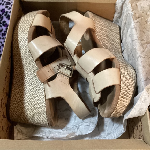 Clarks | Shoes | Clarks Artisan Caslynn Reese Ecru 8m 39m | Poshmark